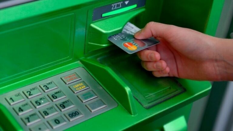 Яку суму можна зняти в банкоматі: актуальні ліміти банків України 2026 ...